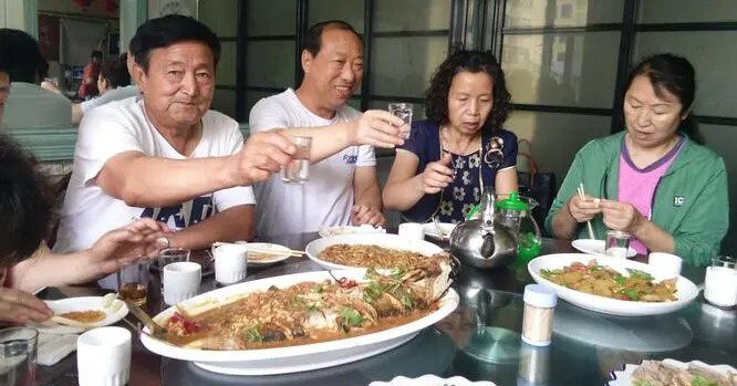 Discover Chinese Dining Etiquette: A Must-Read Guide for Food ...